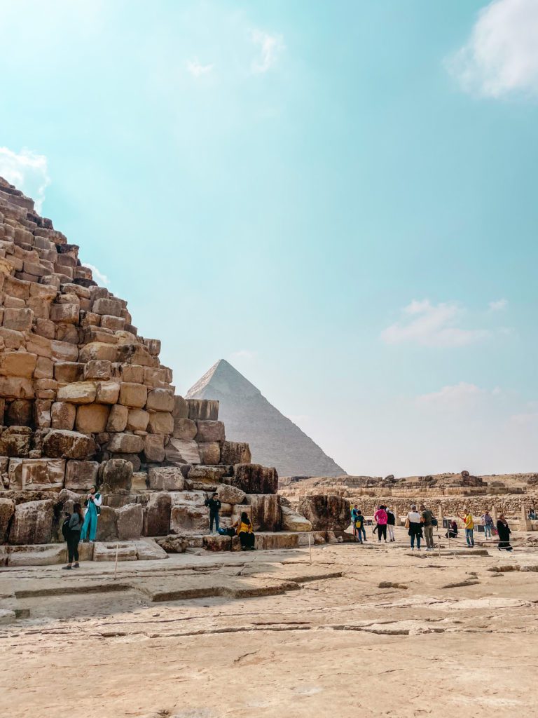 Visiting the Pyramids of Giza: A Guide to the Wonder of the Ancient ...